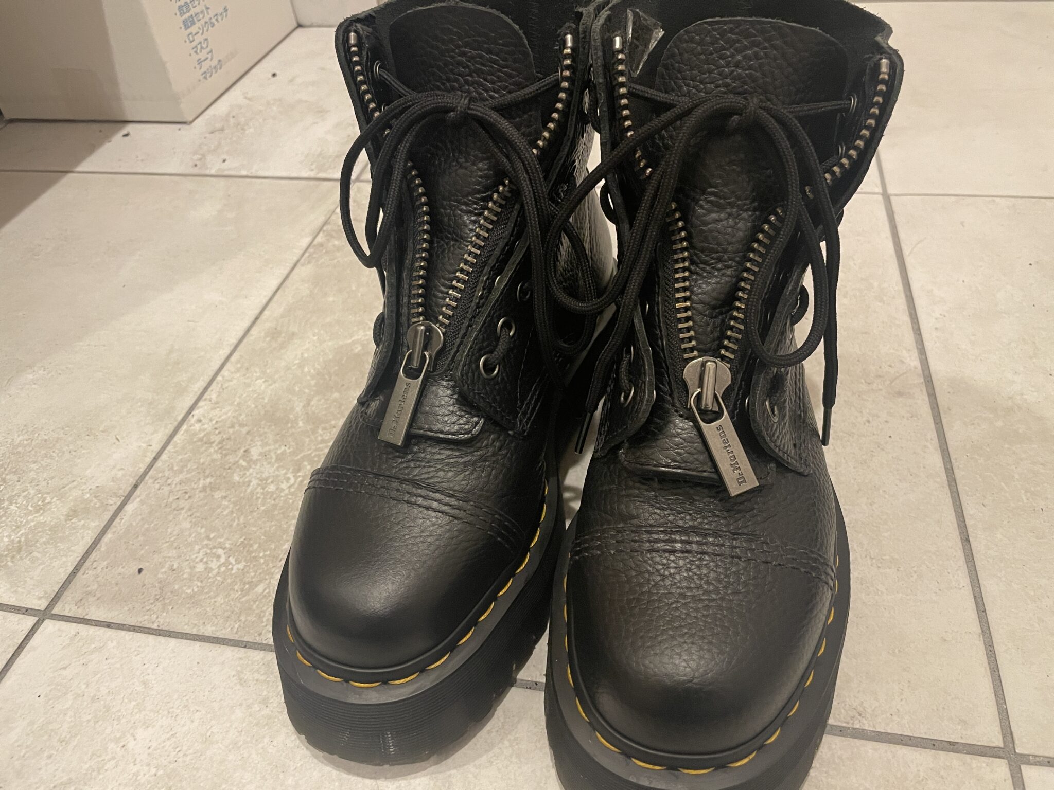 【靴擦れがやばい？】ドクターマーチンを約1カ月履きまくるとどのくらい馴染むか検証してみた | Nagi Rhythm｜30代独身男性ミニマリストブログ